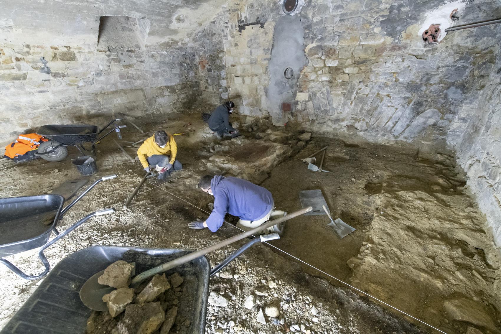 Fouille archéologique au Château de l'Hermine | Ville de Vannes